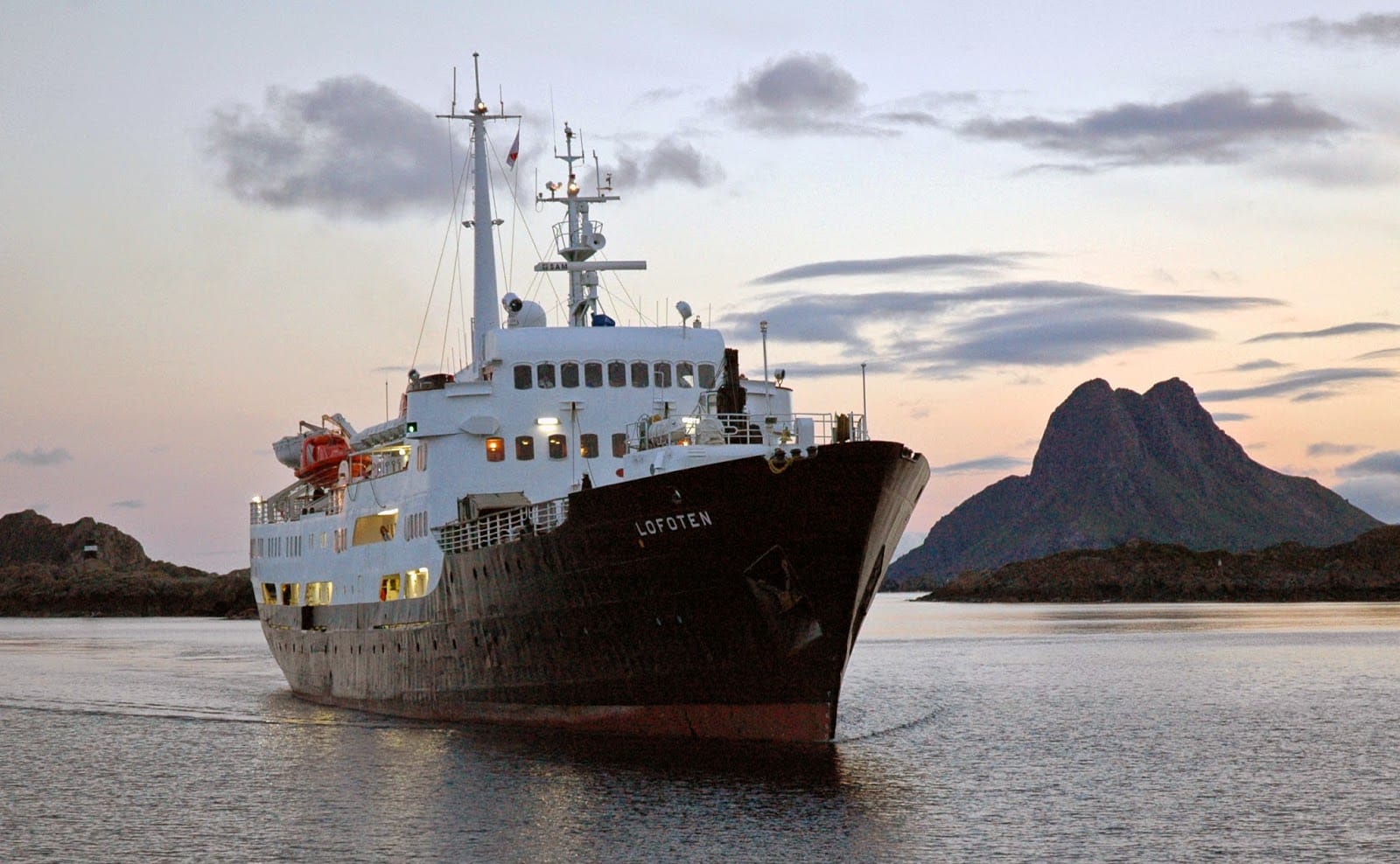 Hurtigruten lança conceito novo para seu navio mais antigo ...